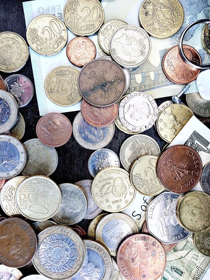 Loose currency stock image. Image of quarters, dime - 186897177