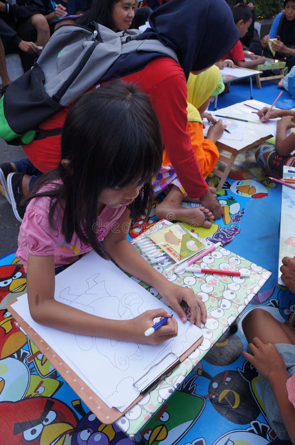 Drawing and coloring editorial photography. Image of central - 41368957