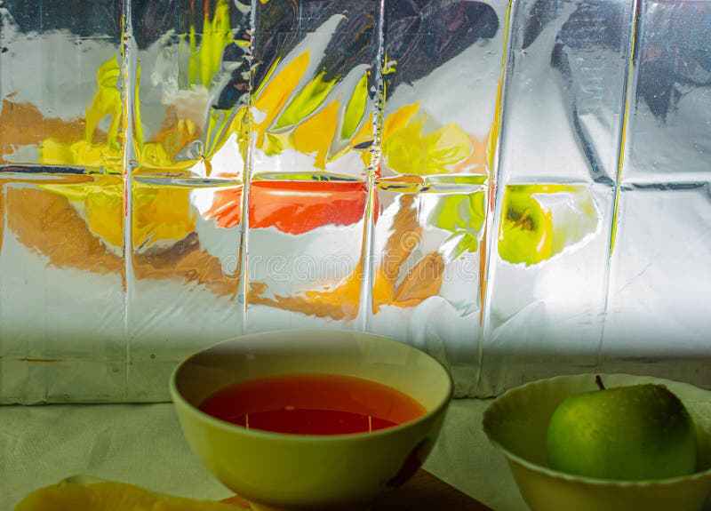 Drawing with the Reflections of the Grapefruit Juice and the Apple ...