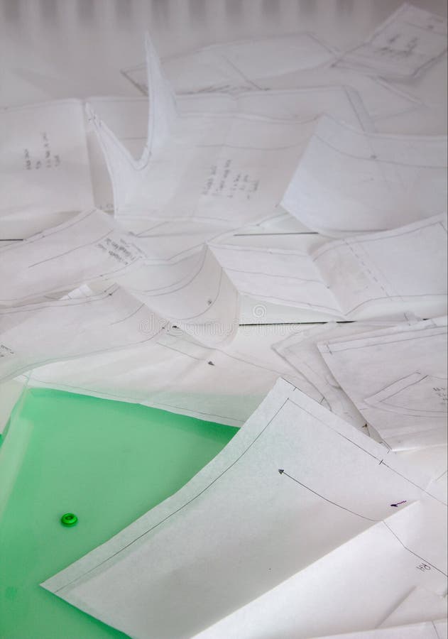 Drawings of Sewing Patterns Stock Image - Image of cutting, fibre: 54557059