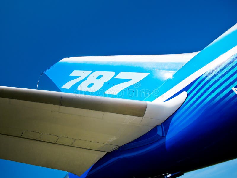 Dreamliner 787 - Cola Y Ala Fotografía editorial - Imagen de turismo ...