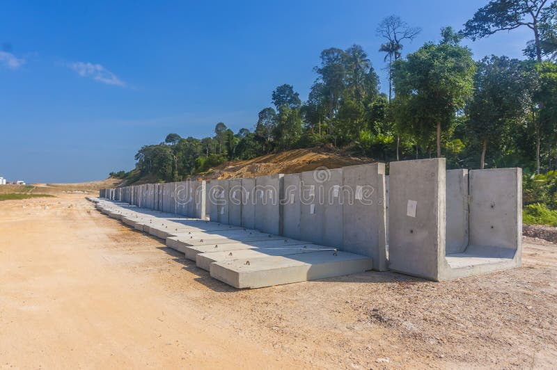 Drene el hormigón imagen de archivo. Imagen de conductos - 37476619