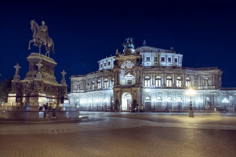 Dresden at night editorial image. Image of water, dresden - 62561085