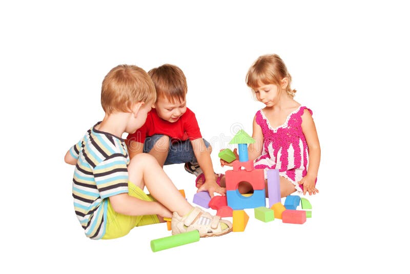 Drie En Kinderen Die Samen Spelen Bouwen. Stock Foto - Image of groep ...
