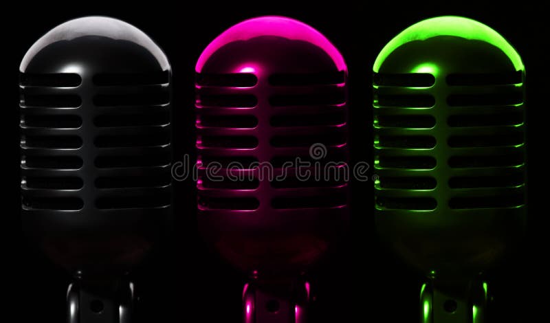 Drie microfoons stock foto. Image of microfoons, zwart - 9370216