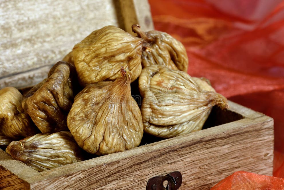 Dried figs in box stock photo. Image of snack, detail - 35963046