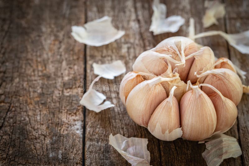 Dried Garlic on Old Wooden Table Stock Photo - Image of vegetable ...