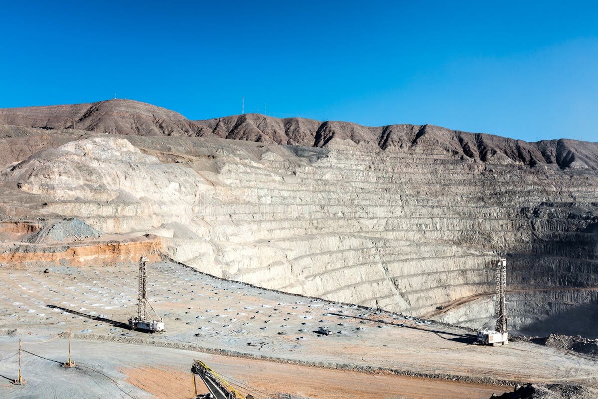 4,970 Loading Pit Stock Photos - Free & Royalty-Free Stock Photos from ...