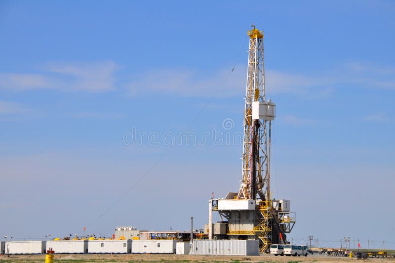 The onshore drilling rig stock photo. Image of power - 178516016