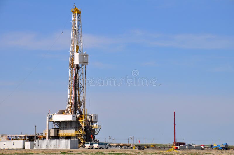 The onshore drilling rig stock photo. Image of oilfield - 178516022