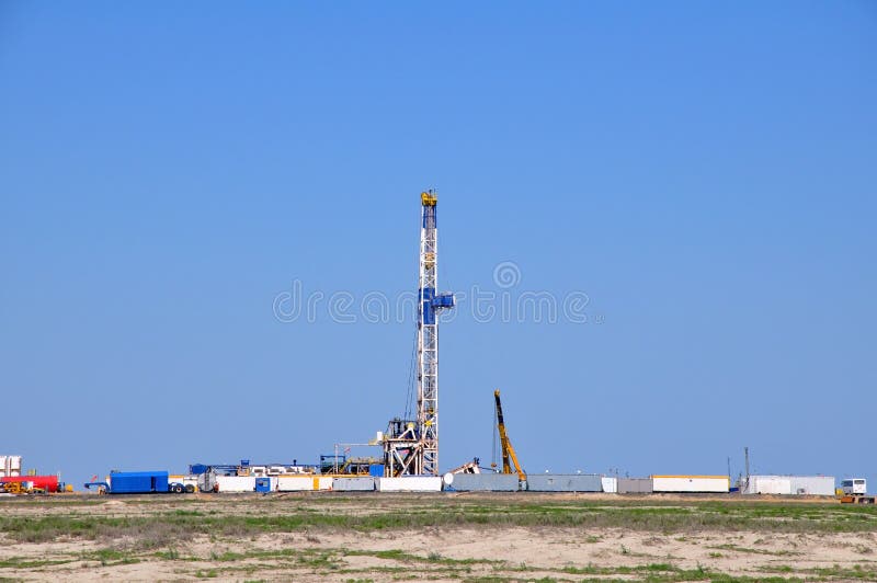 The onshore drilling rig stock photo. Image of field - 178516042