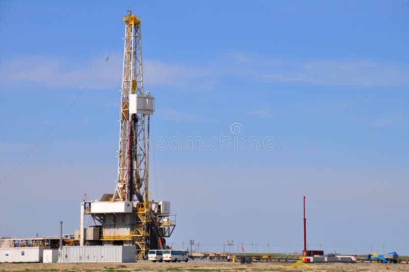 The onshore drilling rig stock image. Image of drill - 178516003