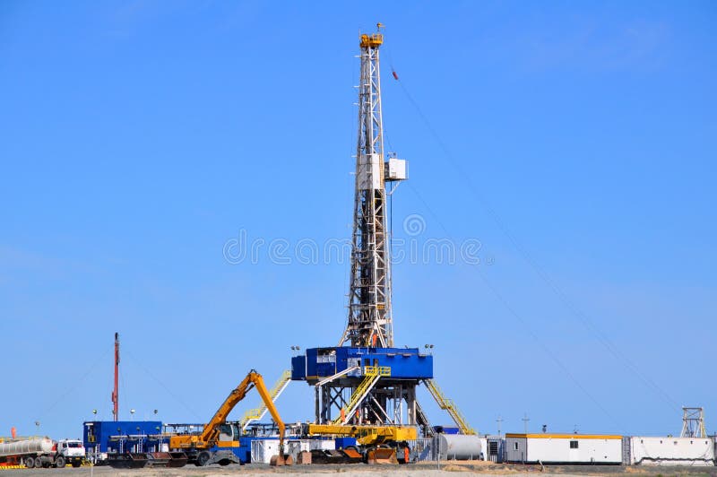The onshore drilling rig stock image. Image of drill - 178515927