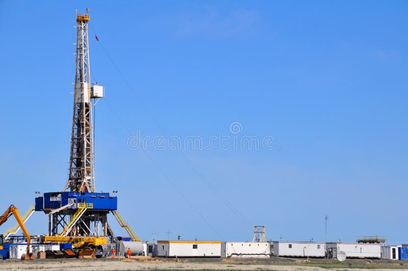 The onshore drilling rig stock photo. Image of onshore - 178515946