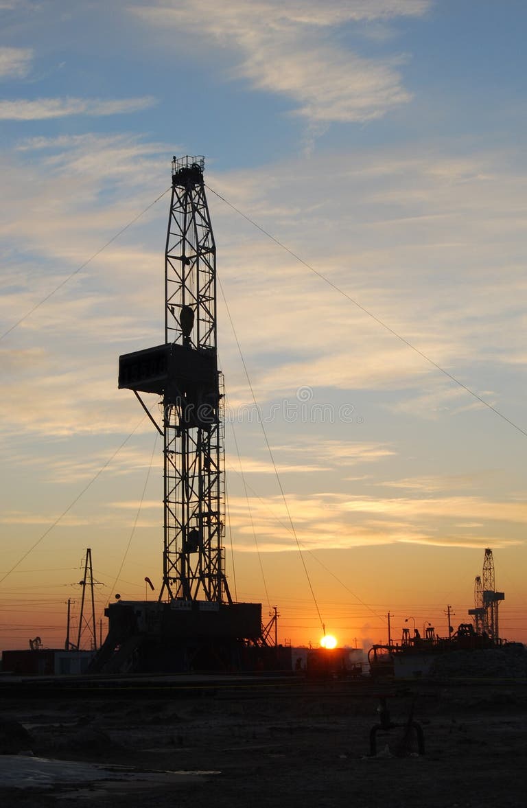 10,737 Drilling Rig Sunset Stock Photos - Free & Royalty-Free Stock ...