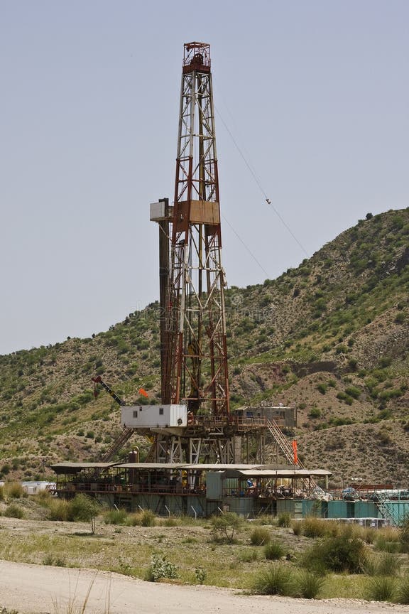 Drilling rig stock photo. Image of heavy, pakistan, industry - 5093400