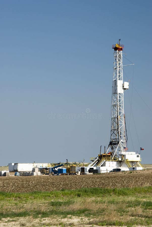 Drilling Rig stock image. Image of drilling, gasoline, states - 305579