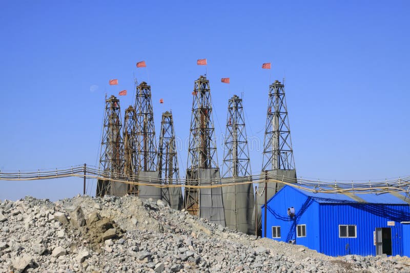 Drilling Rig Derrick and Metal Housing Stock Photo - Image of machinery ...