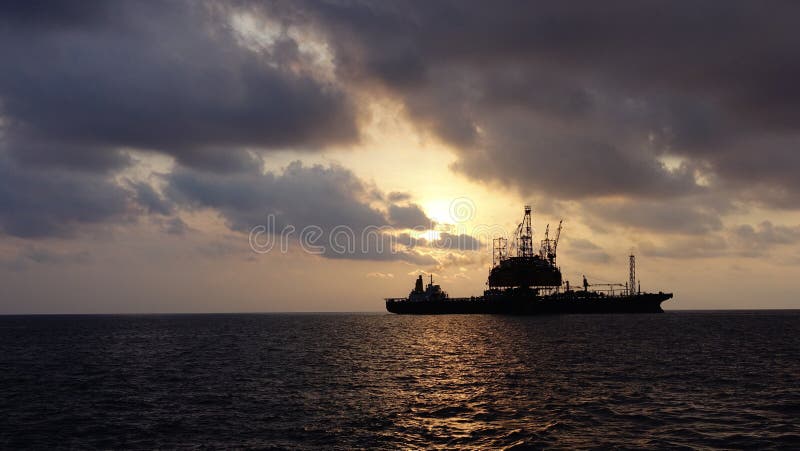 Drilling Rig and FPSO Tanker Ship Silhouette View Stock Photo - Image ...