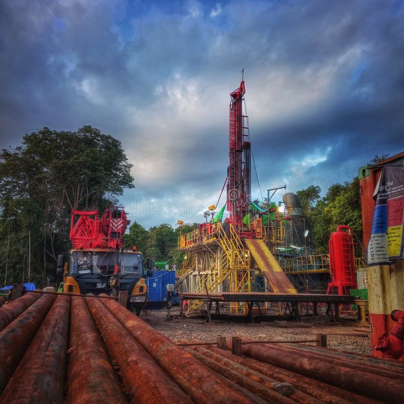 Drilling rig geotermal editorial photo. Image of vehicle - 261677831
