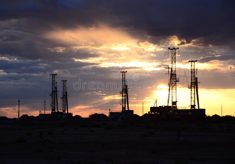 Drilling rig stock photo. Image of energy, coal, derrick - 20051386