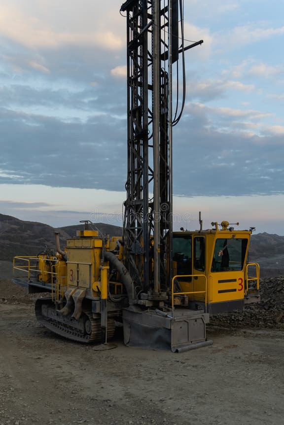Drilling Rig in an Open Pit. Stock Photo - Image of siteevening, site ...