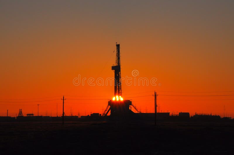 The Drilling Rig during Sunset Stock Image - Image of crude, shale ...