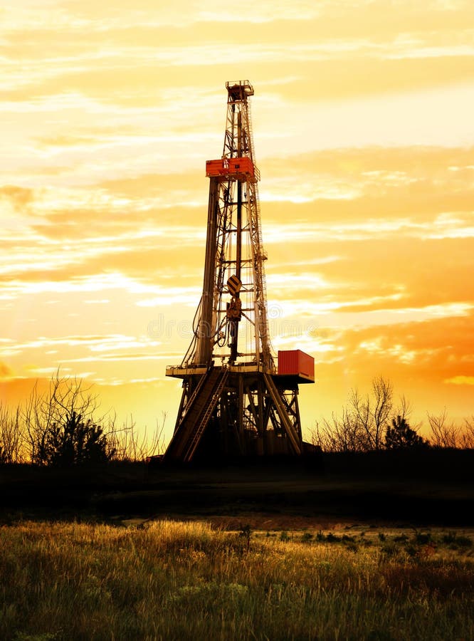 10,928 Drilling Rig Sunset Stock Photos - Free & Royalty-Free Stock ...
