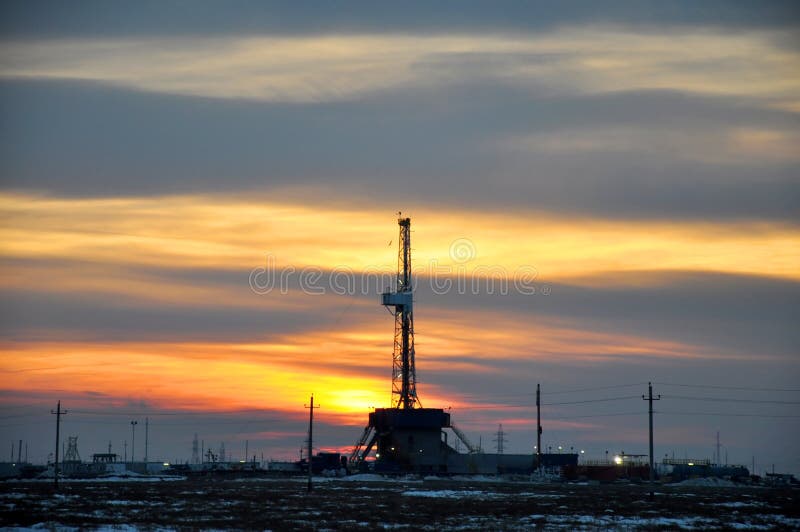 The Drilling Rig during Sunset Stock Photo - Image of wellsite, steel ...