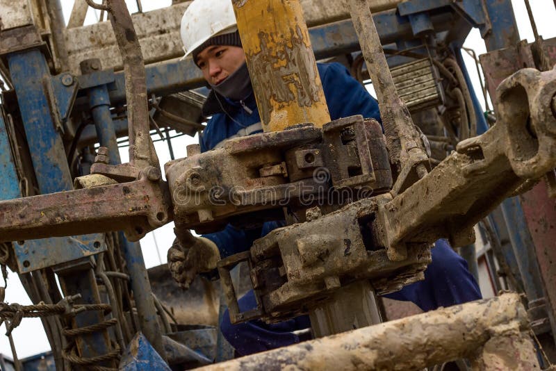 Drilling rigs. editorial photo. Image of work, shades - 80020721