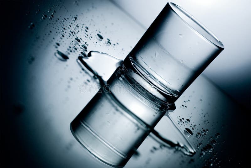 Drink spilt стоковое изображение. изображение насчитывающей ...