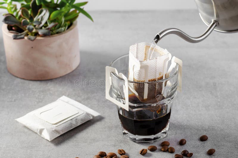 Drip Coffee Bag in a Cup, Quick Way To Brew Ground Coffee Using Paper ...