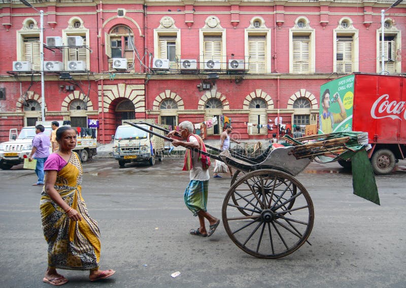 Driver Che Lavora in Calcutta, India Del Risciò Fotografia Editoriale ...
