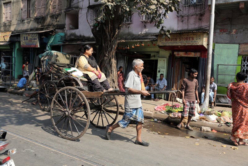 Driver Che Lavora In Calcutta, India Del Risciò Fotografia Editoriale ...