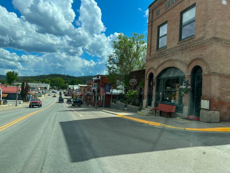 Driving through the Quait Small Town of Eureka, Montana on a Sunny Day ...