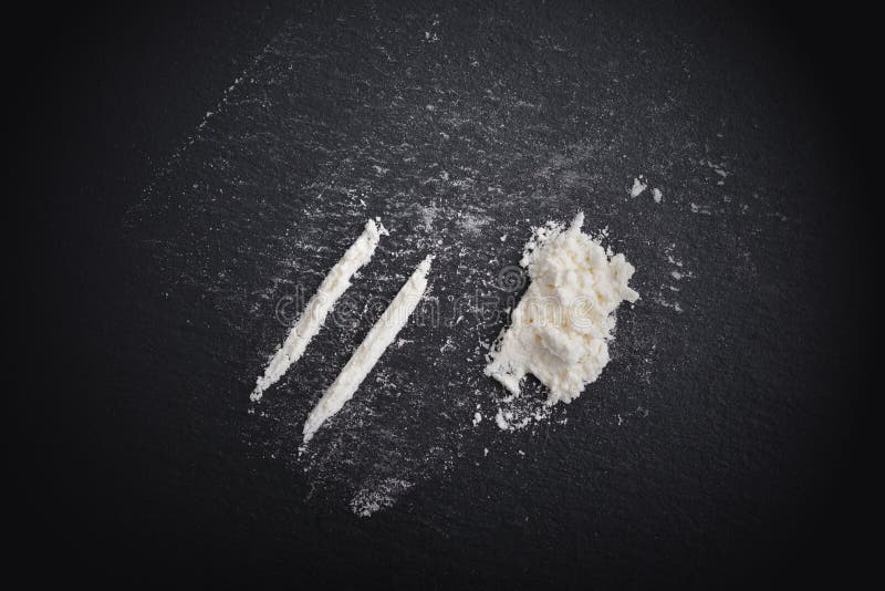 Líneas De Cocaína Fotos De Stock - Descarga 101 Fotos Libres de Derechos