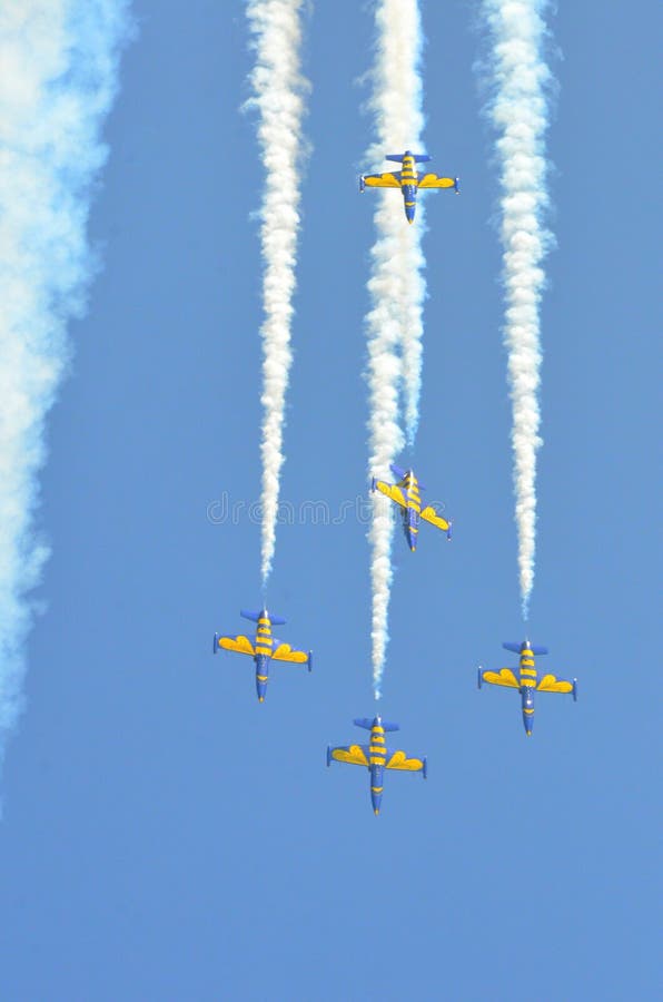 Dropping plane stock photo. Image of dropping, clear - 33254820