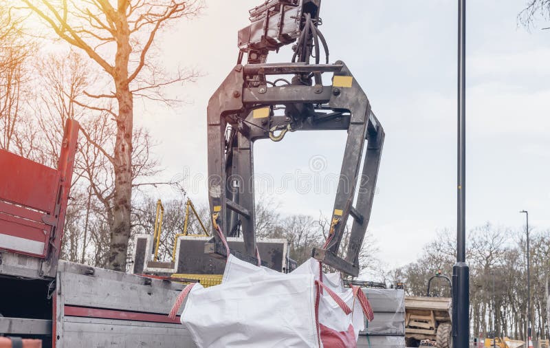 Dropside Flatbed HIAB Crane Lorry with Brick Grab Attachment Deliver ...