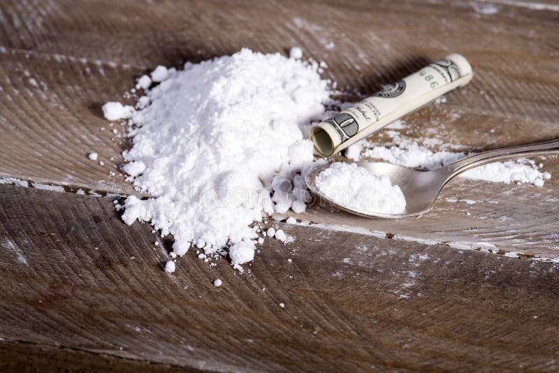 Drug Syringe and Cooked Heroin Stock Photo - Image of forbidden, powder ...