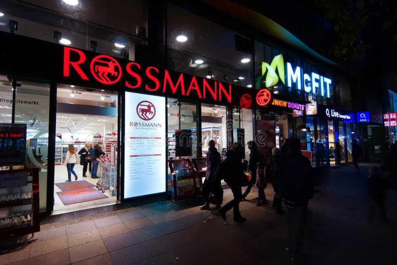 Rossmann-Drogerie redaktionelles foto. Bild von firma - 158288726