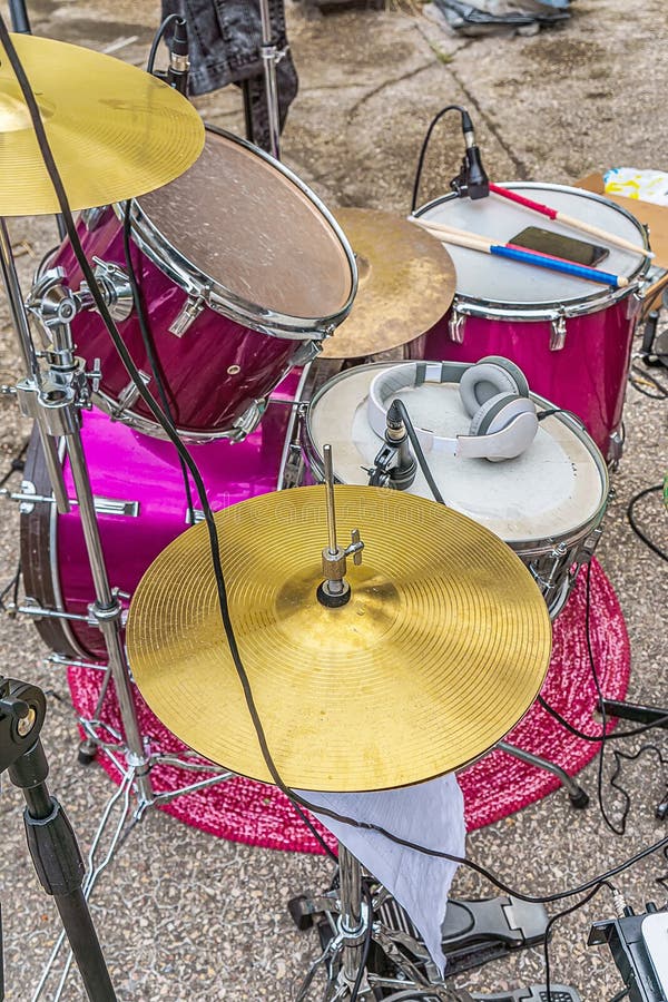 Drum Drum Kit Performance on the Street. Stock Image - Image of musical ...