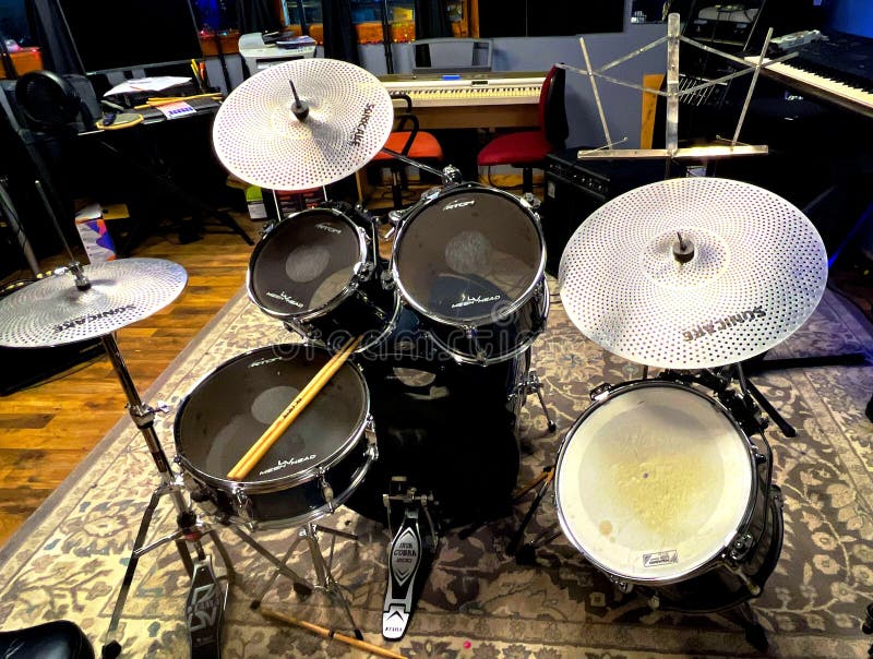 Drum Set editorial photo. Image of cymbals, pedal, entertainment ...