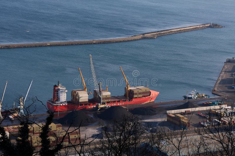 Dry Cargo Ship in the Port of Trabzon, Istanbul Editorial Image - Image ...