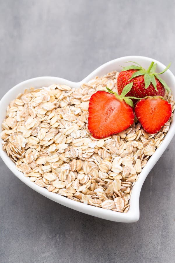Dry Rolled Oatmeal in Bowl. Stock Image - Image of food, eating: 95587581