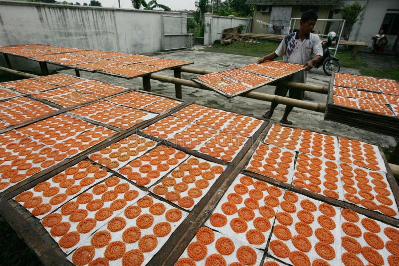 Drying crackers editorial photography. Image of economic - 33903517