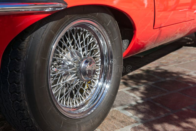 Jaguar E-Type 1969 Wheel Tire Rim Editorial Image - Image of type ...