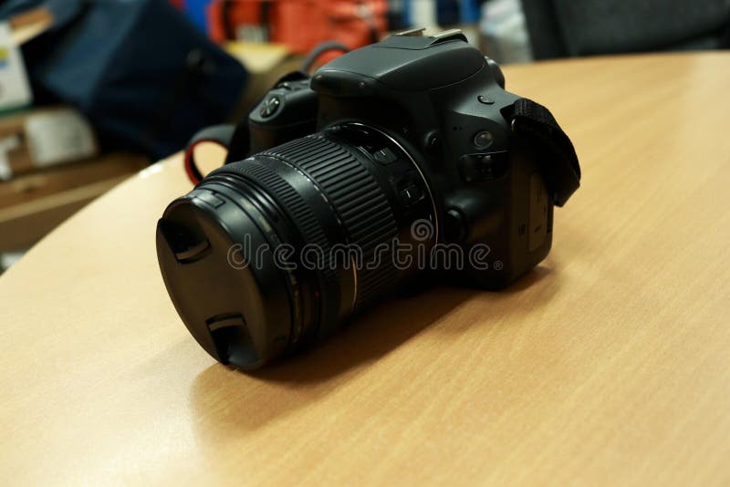 DSLR is a Digital Camera that Combines the Optics and Mechanisms of a ...