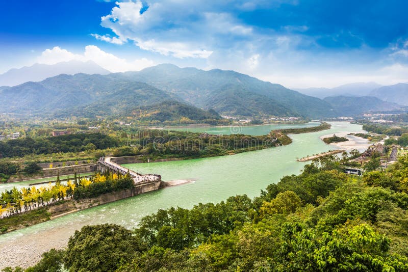 Du Jiang Yan in Sichuan of China Stock Image - Image of lake, green ...