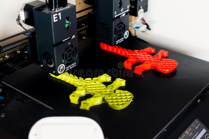 Dual Extruder 3d Printer Which is Printing Two Bicolor Model, Idex ...