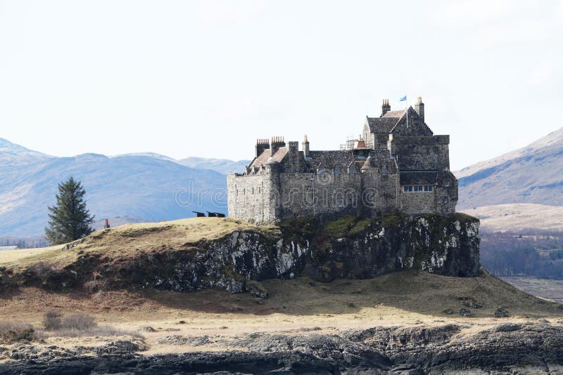 Duart Castle, Isle of Mull stock photo. Image of islands - 31991204